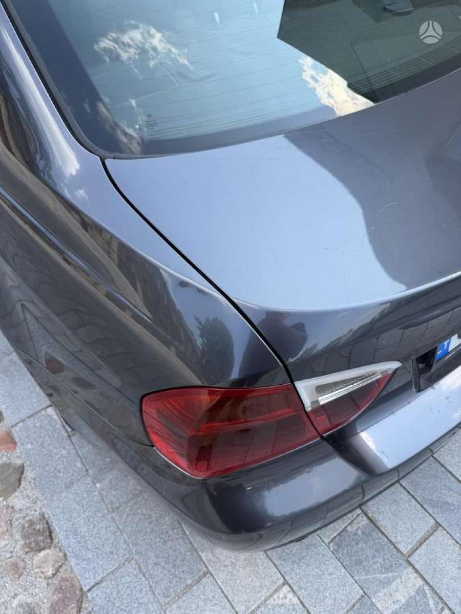 Grey BMW 320 2007 in Vilnius, with an engine capacity of 2.00 L and mileage of 319 thousand km for 1999 €, photo 13 on AUTOMOTO.COM.LV