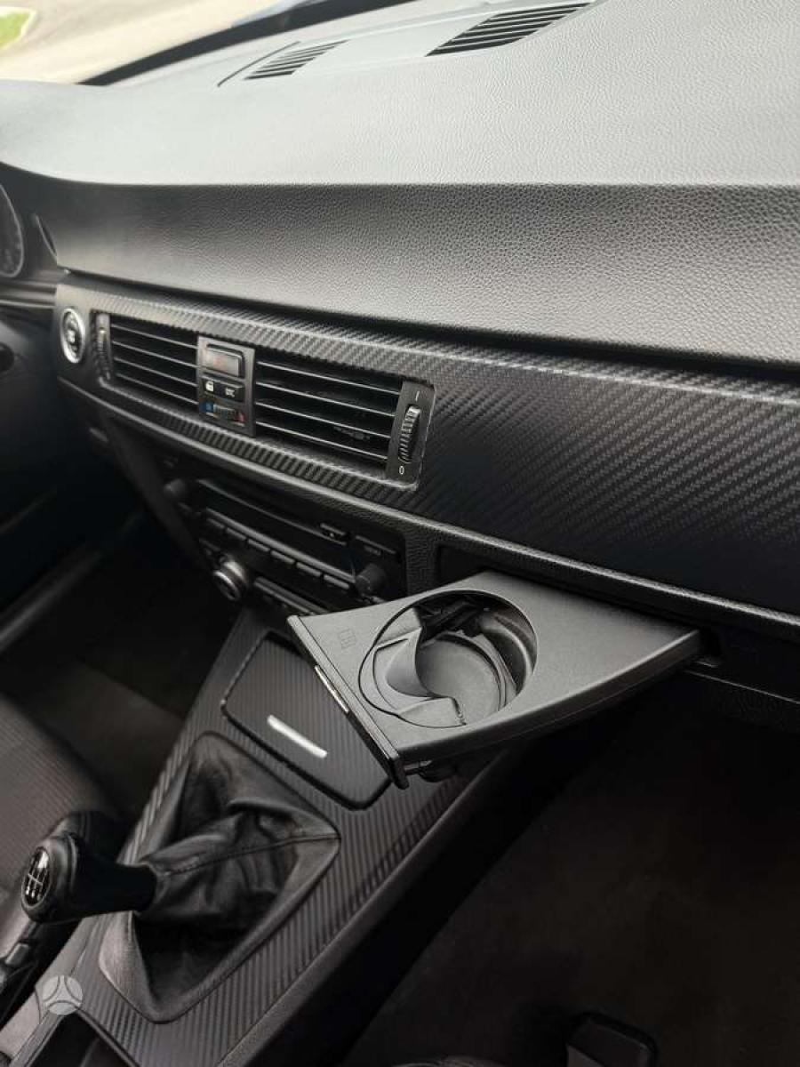 Grey BMW 320 2007 in Vilnius, with an engine capacity of 2.00 L and mileage of 319 thousand km for 1999 €, photo 20 on AUTOMOTO.COM.LV