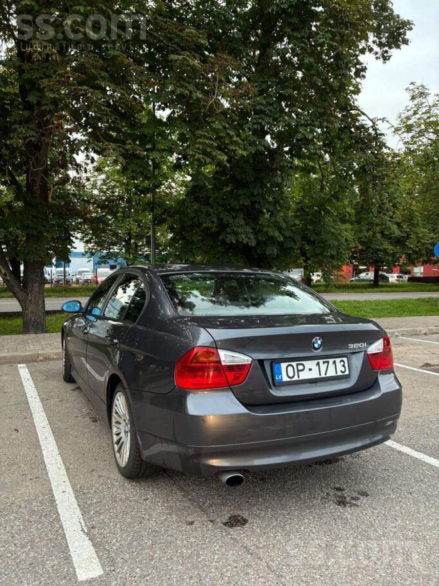 Grey BMW 320 2007 in Riga, with an engine capacity of 2.00 L and mileage of 299 thousand km for 4900 €, photo 6 on AUTOMOTO.COM.LV