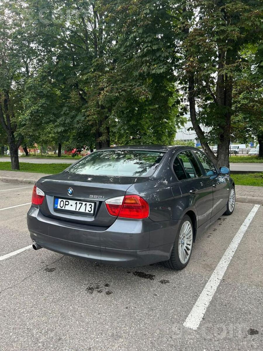 Grey BMW 320 2007 in Riga, with an engine capacity of 2.00 L and mileage of 299 thousand km for 4900 €, photo 7 on AUTOMOTO.COM.LV