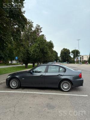 Grey BMW 320 2007 in Riga, with an engine capacity of 2.00 L and mileage of 299 thousand km for 4900 €, photo 8 on AUTOMOTO.COM.LV