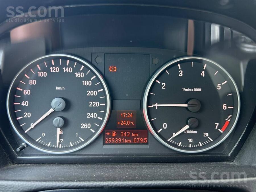 Grey BMW 320 2007 in Riga, with an engine capacity of 2.00 L and mileage of 299 thousand km for 4900 €, photo 13 on AUTOMOTO.COM.LV
