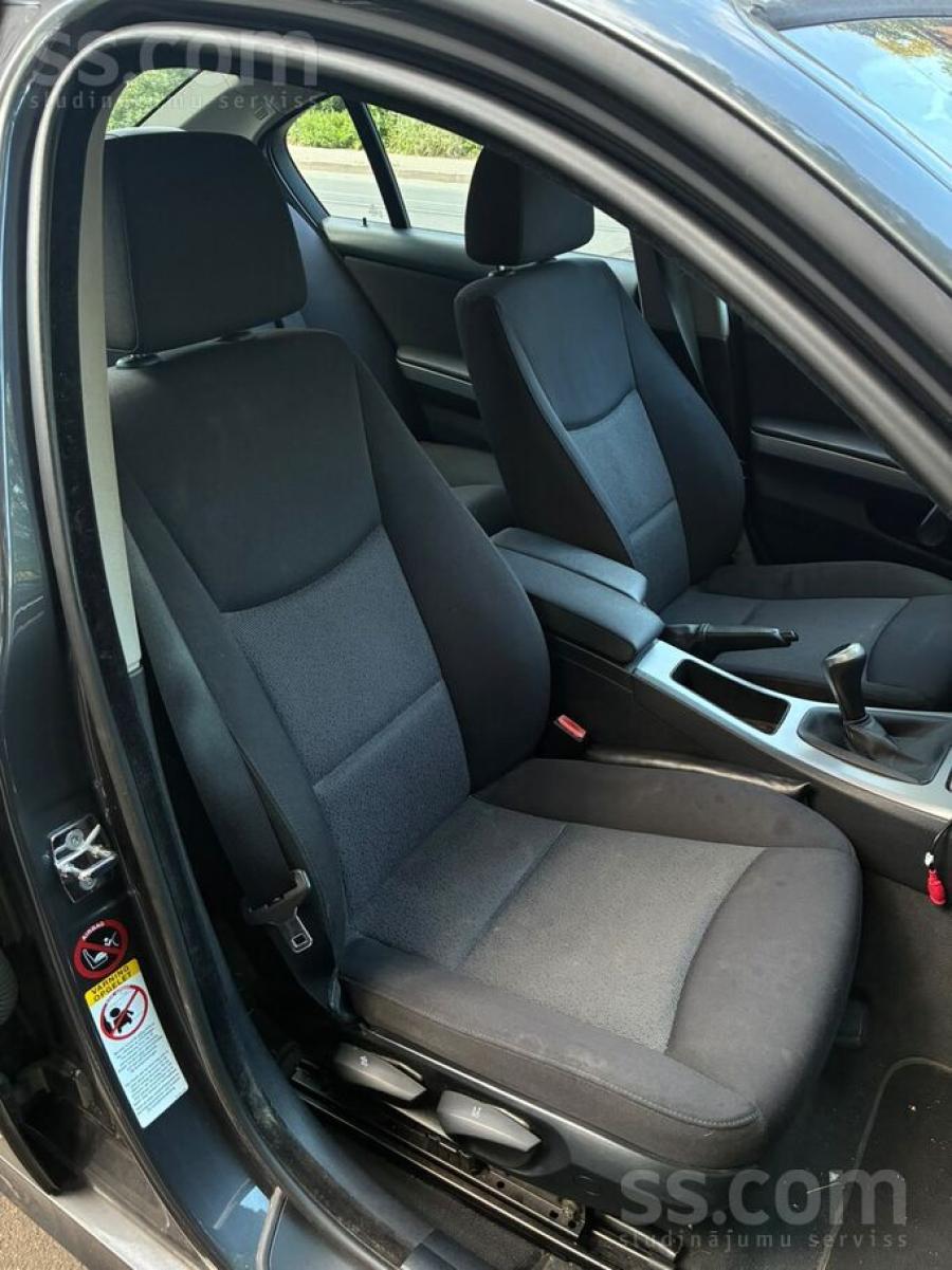 Grey BMW 320 2007 in Riga, with an engine capacity of 2.00 L and mileage of 299 thousand km for 4900 €, photo 16 on AUTOMOTO.COM.LV