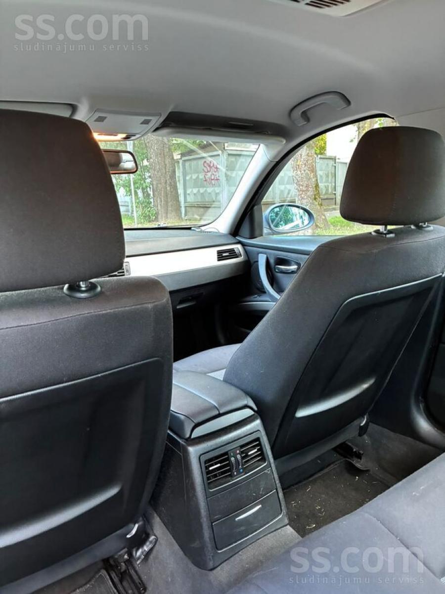 Grey BMW 320 2007 in Riga, with an engine capacity of 2.00 L and mileage of 299 thousand km for 4900 €, photo 18 on AUTOMOTO.COM.LV