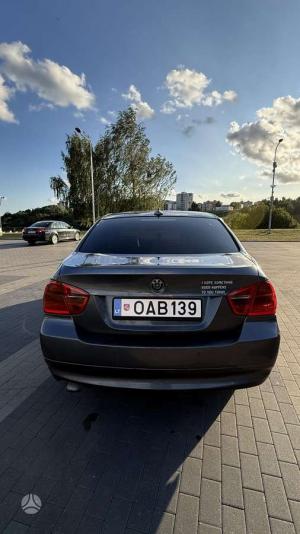 Grey BMW 320 2007 in Jonava, with an engine capacity of 2.00 L and mileage of 277 thousand km for 4000 €, photo 3 on AUTOMOTO.COM.LV