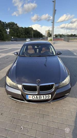 Grey BMW 320 2007 in Jonava, with an engine capacity of 2.00 L and mileage of 277 thousand km for 4000 €, photo 4 on AUTOMOTO.COM.LV