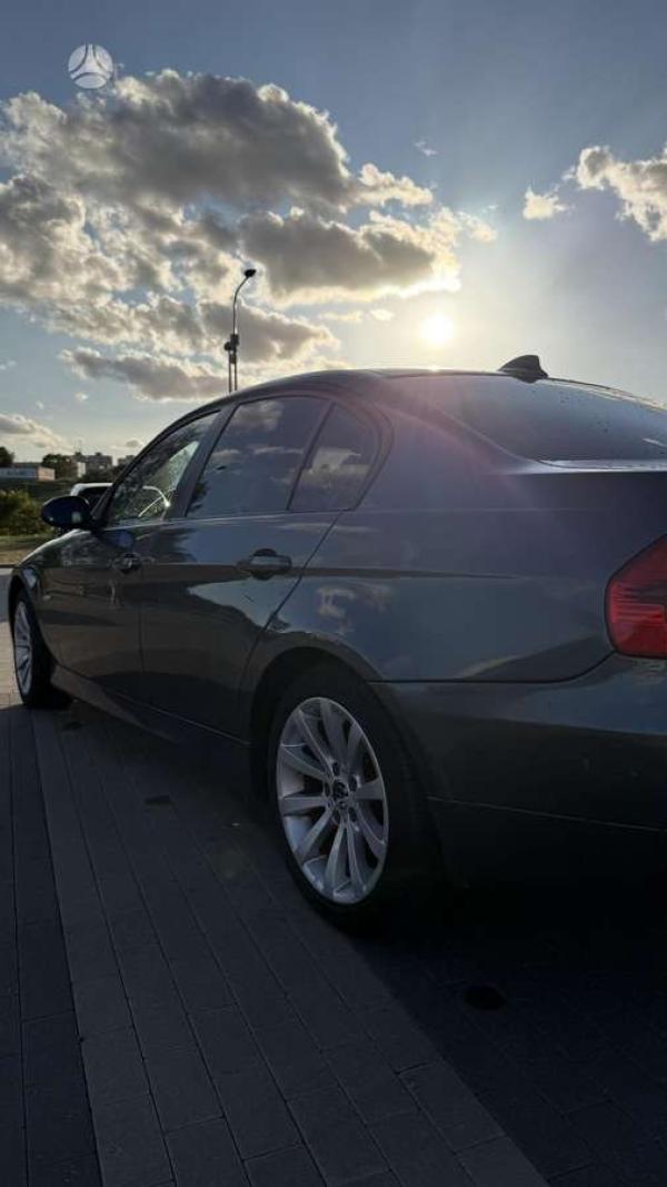 Grey BMW 320 2007 in Jonava, with an engine capacity of 2.00 L and mileage of 277 thousand km for 4000 €, photo 6 on AUTOMOTO.COM.LV
