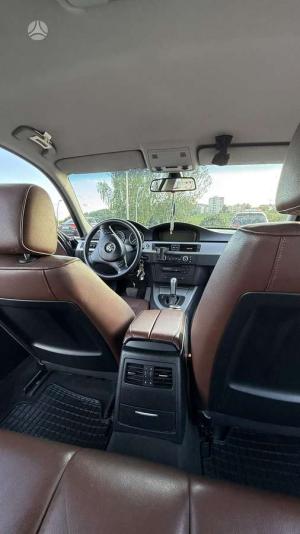 Grey BMW 320 2007 in Jonava, with an engine capacity of 2.00 L and mileage of 277 thousand km for 4000 €, photo 9 on AUTOMOTO.COM.LV