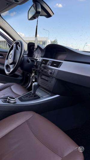 Grey BMW 320 2007 in Jonava, with an engine capacity of 2.00 L and mileage of 277 thousand km for 4000 €, photo 12 on AUTOMOTO.COM.LV