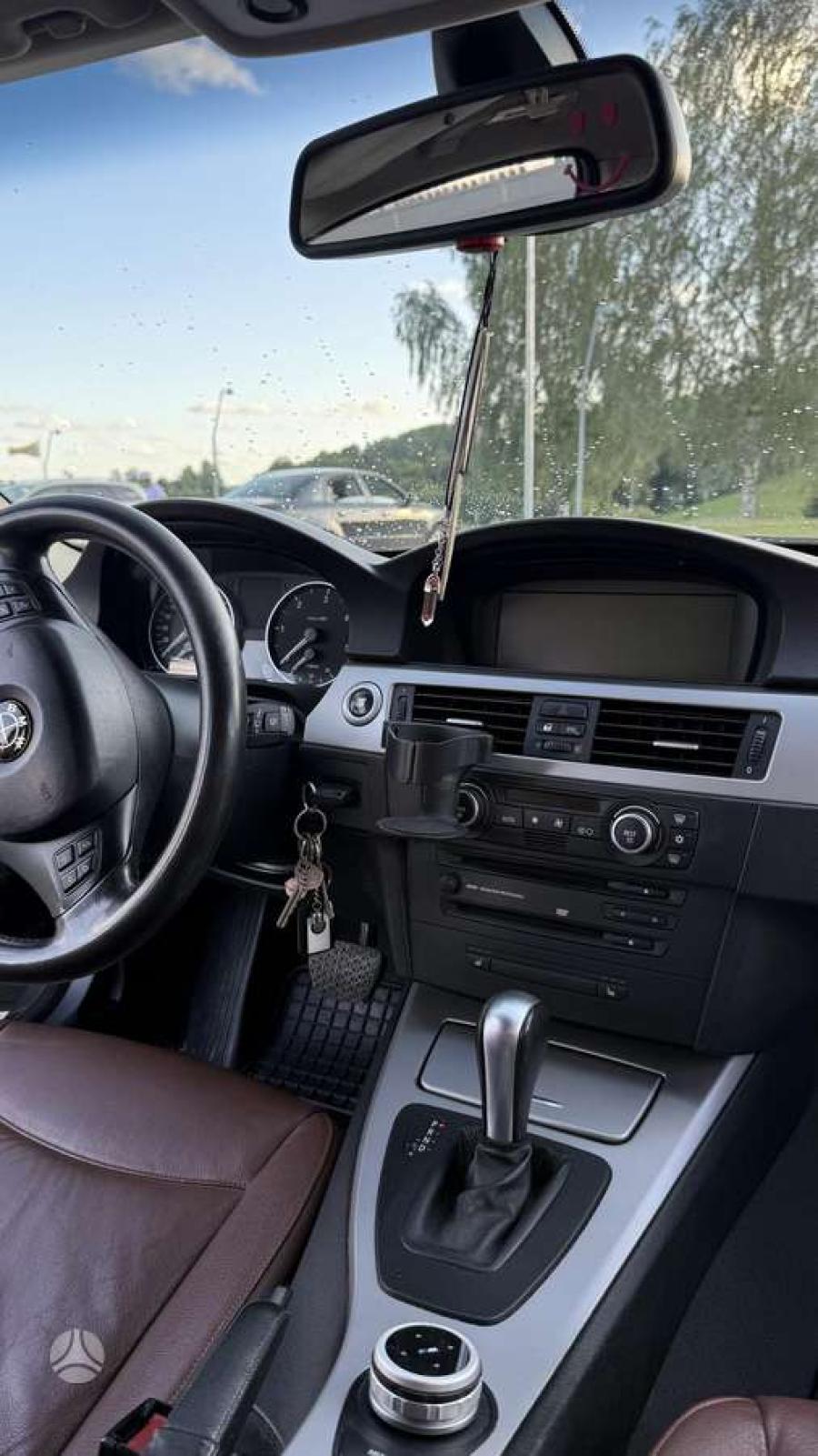 Grey BMW 320 2007 in Jonava, with an engine capacity of 2.00 L and mileage of 277 thousand km for 4000 €, photo 14 on AUTOMOTO.COM.LV