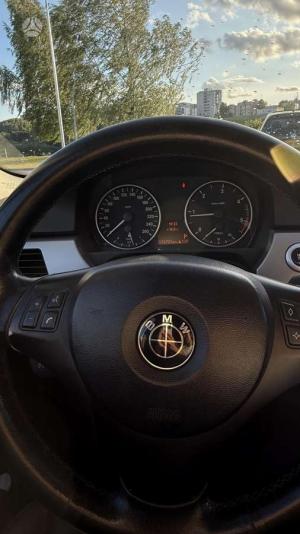 Grey BMW 320 2007 in Jonava, with an engine capacity of 2.00 L and mileage of 277 thousand km for 4000 €, photo 15 on AUTOMOTO.COM.LV