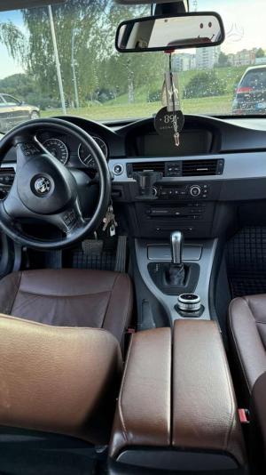 Grey BMW 320 2007 in Jonava, with an engine capacity of 2.00 L and mileage of 277 thousand km for 4000 €, photo 18 on AUTOMOTO.COM.LV