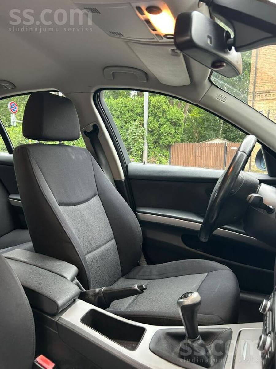 Pelēks BMW 320 2007 Rīga, ar dzinēja tilpumu 2.00 L un nobraukumu 299 tūkst. km par 4200 €, foto 13 vietnē AUTOMOTO.COM.LV
