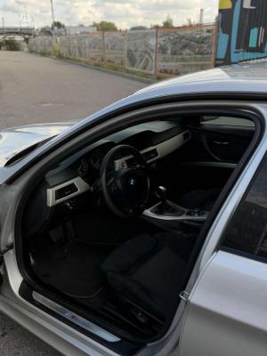 Grey BMW 320 2007 in Vilnius, with an engine capacity of 2.00 L and mileage of 285 thousand km for 6300 €, photo 12 on AUTOMOTO.COM.LV
