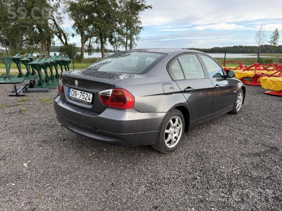 Grey BMW 320 2007 in Preili, with an engine capacity of 2.00 L and mileage of 321 thousand km for 2500 €, photo 4 on AUTOMOTO.COM.LV