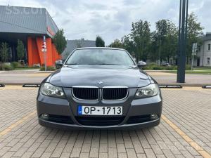 Grey BMW 320 2007 in Riga, with an engine capacity of 2.00 L and mileage of 299 thousand km for 3500 €, photo 3 on AUTOMOTO.COM.LV
