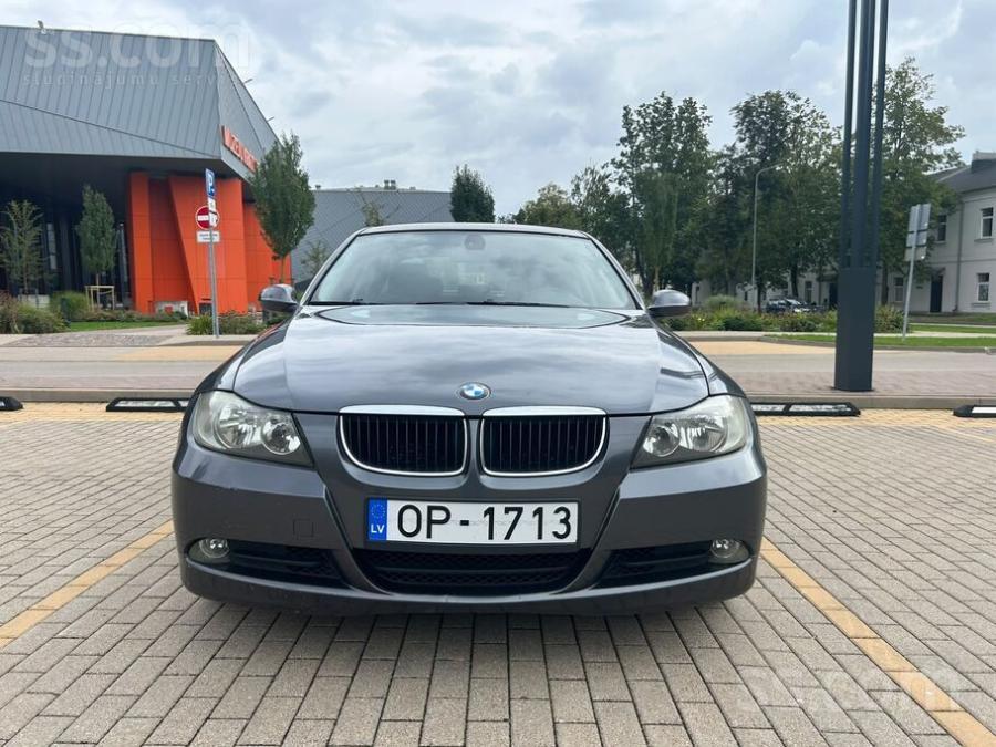 Grey BMW 320 2007 in Riga, with an engine capacity of 2.00 L and mileage of 299 thousand km for 3500 €, photo 3 on AUTOMOTO.COM.LV
