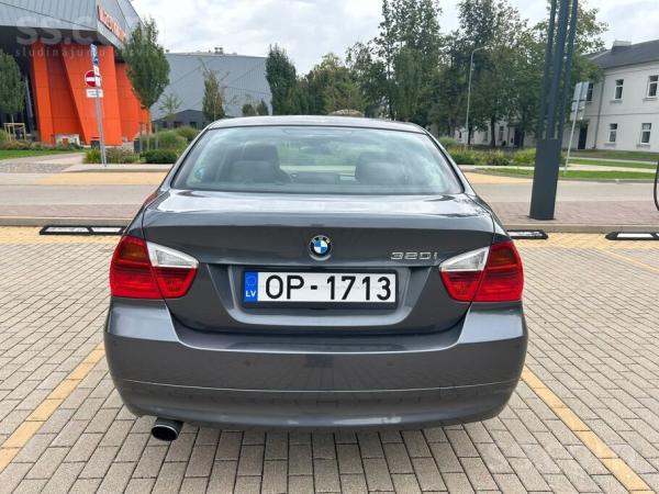 Pelēks BMW 320 2007 Rīga, ar dzinēja tilpumu 2.00 L un nobraukumu 299 tūkst. km par 3500 €, foto 5 vietnē AUTOMOTO.COM.LV