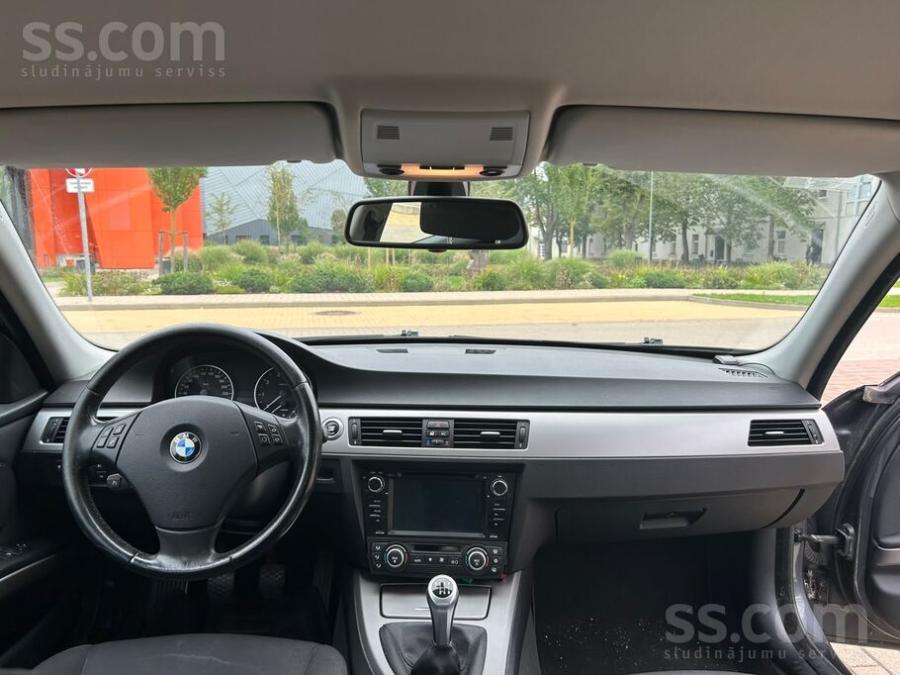 Grey BMW 320 2007 in Riga, with an engine capacity of 2.00 L and mileage of 299 thousand km for 3500 €, photo 9 on AUTOMOTO.COM.LV
