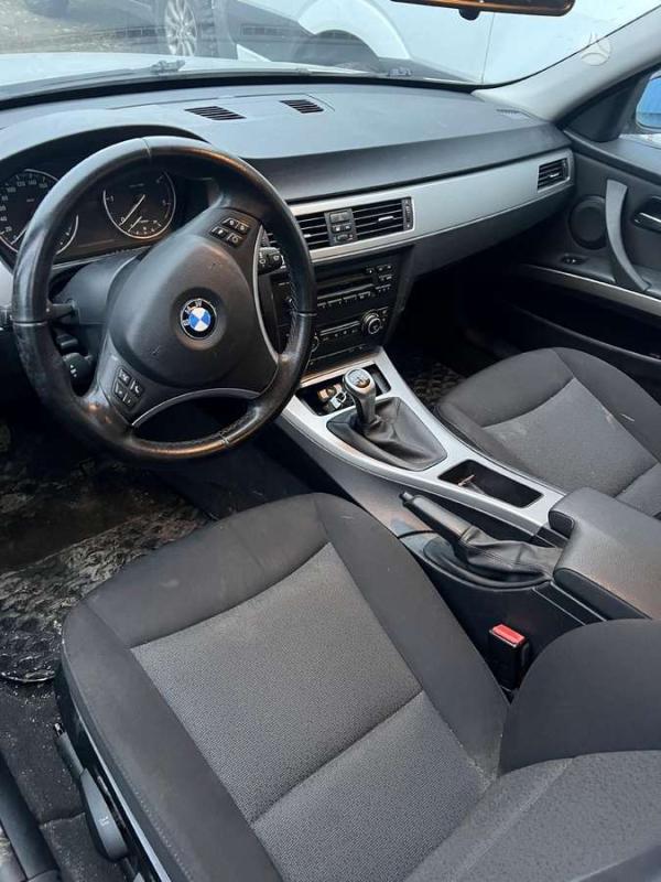 Grey BMW 320 2008 in Kaunas, with an engine capacity of 2.00 L and mileage of 410 thousand km for 2150 €, photo 4 on AUTOMOTO.COM.LV
