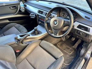 Grey BMW 320 2008 in Vilnius, with an engine capacity of 2.00 L and mileage of 264 thousand km for 2300 €, photo 9 on AUTOMOTO.COM.LV