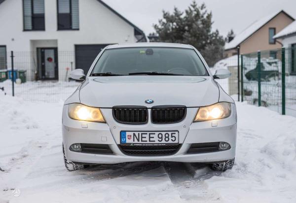 Grey BMW 320 2008 in Kaunas, with an engine capacity of 2.00 L and mileage of 259 thousand km for 4950 €, photo 2 on AUTOMOTO.COM.LV
