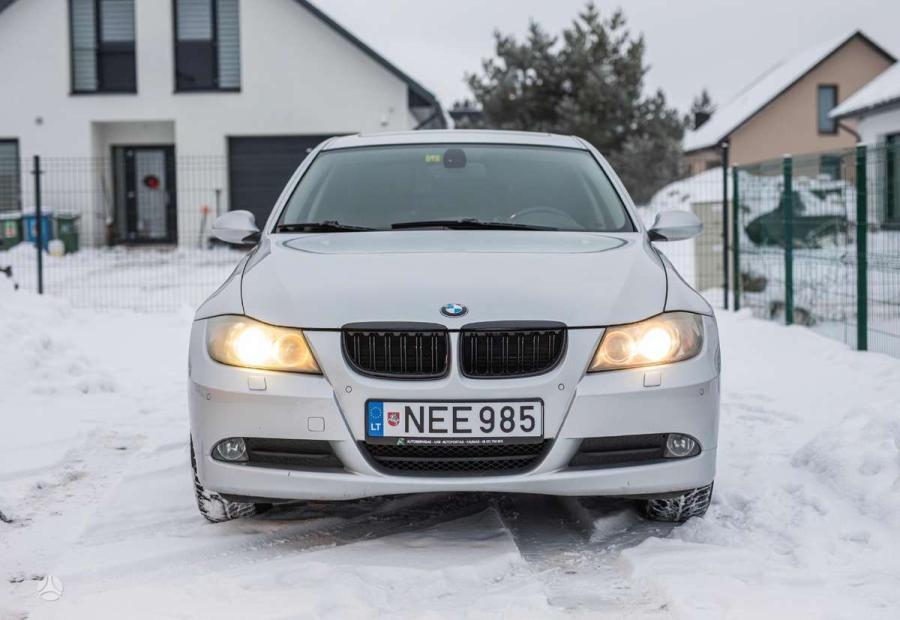 Pelēks BMW 320 2008 Kauņa, ar dzinēja tilpumu 2.00 L un nobraukumu 259 tūkst. km par 4950 €, foto 2 vietnē AUTOMOTO.COM.LV