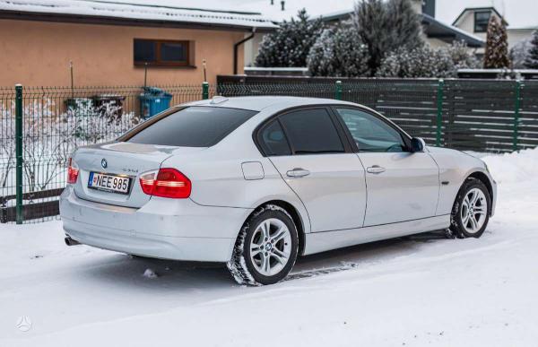 Grey BMW 320 2008 in Kaunas, with an engine capacity of 2.00 L and mileage of 259 thousand km for 4950 €, photo 4 on AUTOMOTO.COM.LV