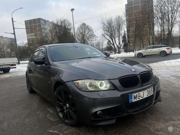 Grey BMW 320 2008 in Kaunas, with an engine capacity of 2.00 L and mileage of 300 thousand km for 5700 €, photo 1 on AUTOMOTO.COM.LV