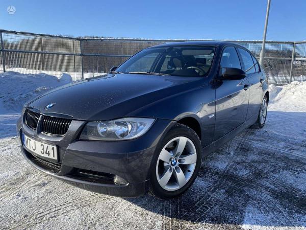 Pelēks BMW 320 2008 Viļņa, ar dzinēja tilpumu 2.00 L un nobraukumu 321 tūkst. km par 4200 €, foto 2 vietnē AUTOMOTO.COM.LV