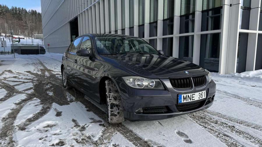 Grey BMW 320 2008 in Vilnius, with an engine capacity of 2.00 L and mileage of 324 thousand km for 4300 €, photo 2 on AUTOMOTO.COM.LV