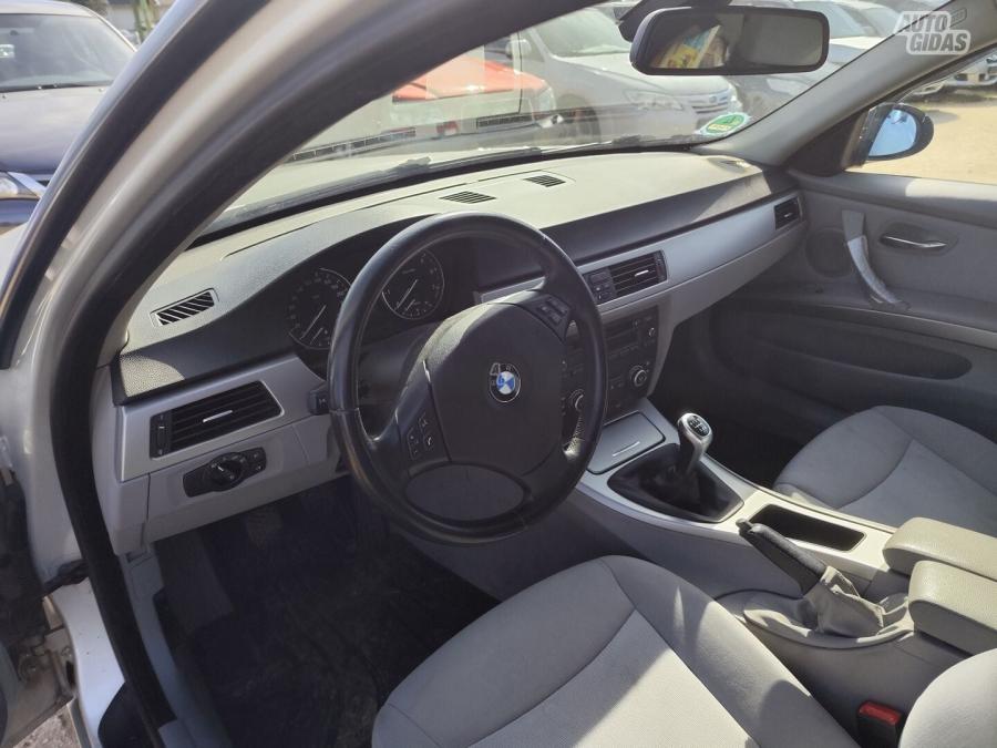 Grey BMW 320 2008 in Utena, with an engine capacity of 2.00 L and mileage of 220 thousand km for 1990 €, photo 13 on AUTOMOTO.COM.LV