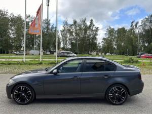 Grey BMW 320 2008 in Riga, with an engine capacity of 2.00 L and mileage of 263 thousand km for 4490 €, photo 4 on AUTOMOTO.COM.LV