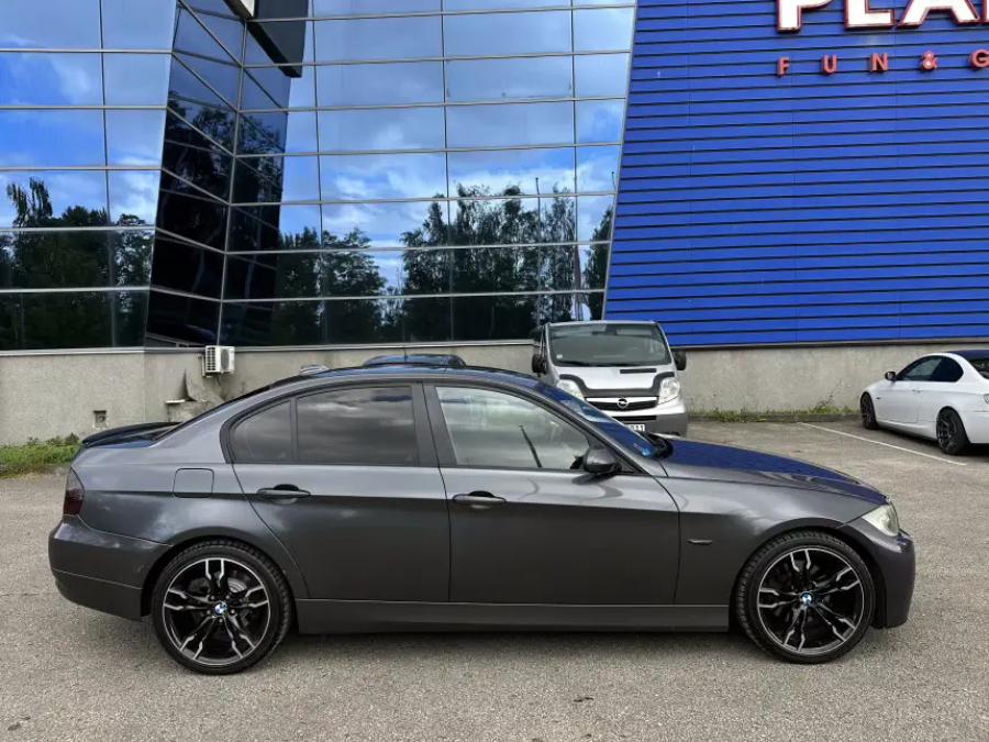 Grey BMW 320 2008 in Riga, with an engine capacity of 2.00 L and mileage of 263 thousand km for 4490 €, photo 5 on AUTOMOTO.COM.LV