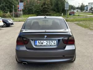 Grey BMW 320 2008 in Riga, with an engine capacity of 2.00 L and mileage of 263 thousand km for 4490 €, photo 7 on AUTOMOTO.COM.LV