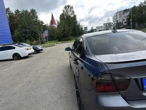 Grey BMW 320 2008 in Riga, with an engine capacity of 2.00 L and mileage of 263 thousand km for 4490 €, photo 8 on AUTOMOTO.COM.LV
