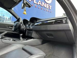 Grey BMW 320 2008 in Riga, with an engine capacity of 2.00 L and mileage of 263 thousand km for 4490 €, photo 12 on AUTOMOTO.COM.LV
