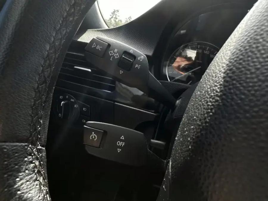 Grey BMW 320 2008 in Riga, with an engine capacity of 2.00 L and mileage of 263 thousand km for 4490 €, photo 28 on AUTOMOTO.COM.LV