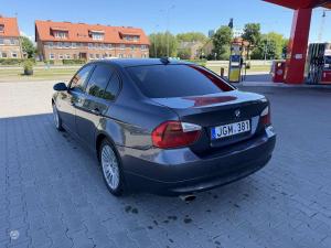 Pelēks BMW 320 2008 Klaipėda, ar dzinēja tilpumu 2.00 L un nobraukumu 389 tūkst. km par 2700 €, foto 4 vietnē AUTOMOTO.COM.LV