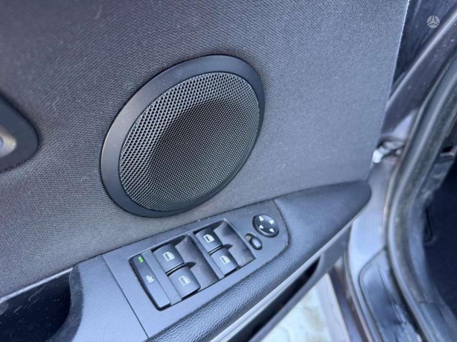 Pelēks BMW 320 2008 Klaipėda, ar dzinēja tilpumu 2.00 L un nobraukumu 389 tūkst. km par 2700 €, foto 9 vietnē AUTOMOTO.COM.LV