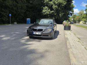 Pelēks BMW 320 2008 Mažeikiai, ar dzinēja tilpumu 2.00 L un nobraukumu 287 tūkst. km par 4500 €, foto 3 vietnē AUTOMOTO.COM.LV