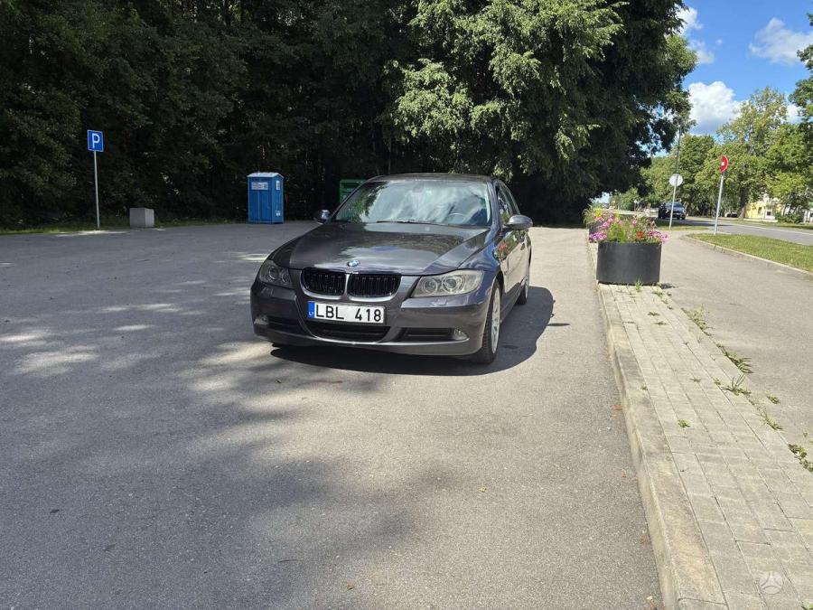 Pelēks BMW 320 2008 Mažeikiai, ar dzinēja tilpumu 2.00 L un nobraukumu 287 tūkst. km par 4500 €, foto 3 vietnē AUTOMOTO.COM.LV