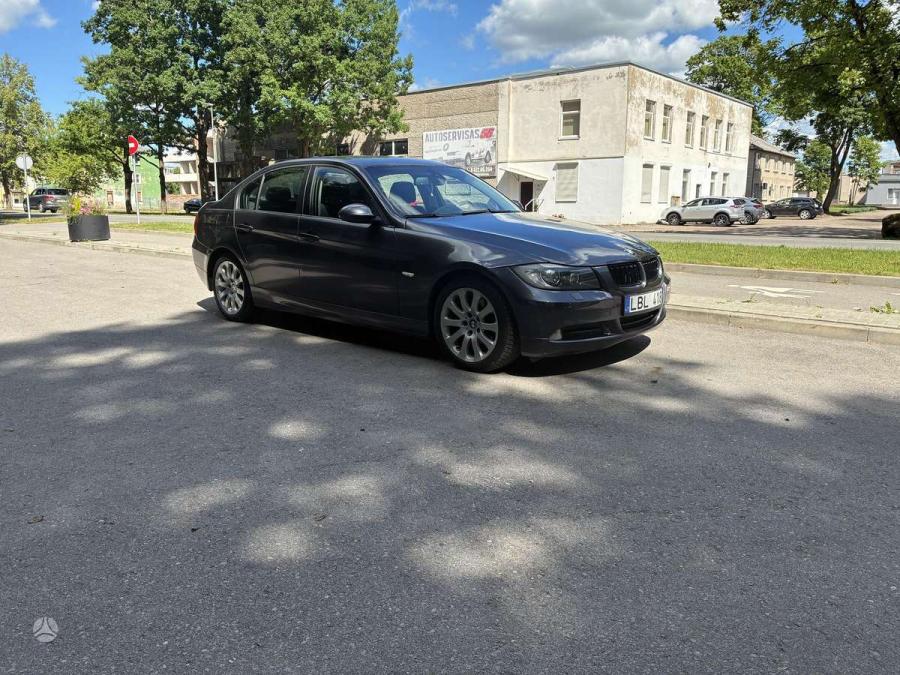 Pelēks BMW 320 2008 Mažeikiai, ar dzinēja tilpumu 2.00 L un nobraukumu 287 tūkst. km par 4500 €, foto 4 vietnē AUTOMOTO.COM.LV