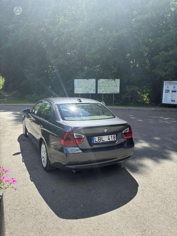 Grey BMW 320 2008 in Mazeikiai, with an engine capacity of 2.00 L and mileage of 287 thousand km for 4500 €, photo 4 on AUTOMOTO.COM.LV