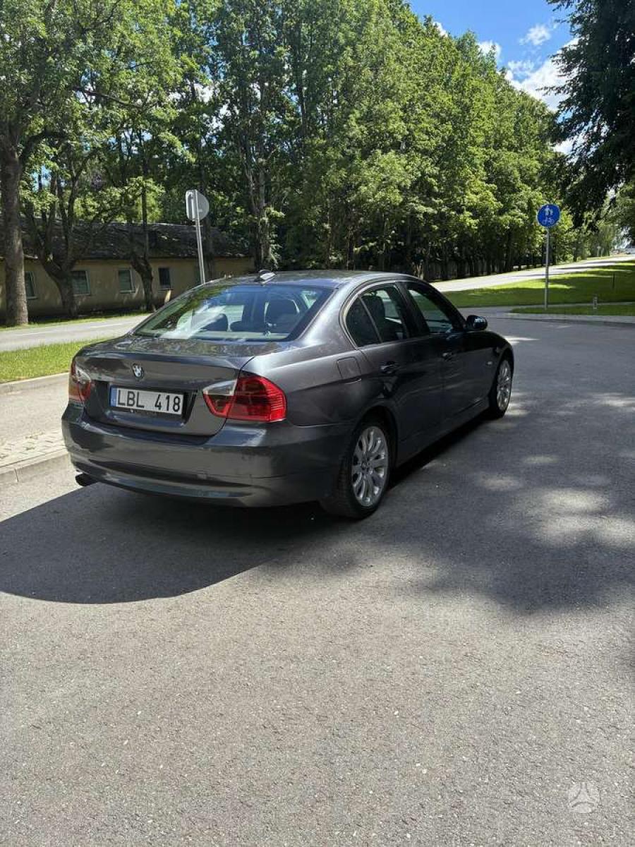 Pelēks BMW 320 2008 Mažeikiai, ar dzinēja tilpumu 2.00 L un nobraukumu 287 tūkst. km par 4500 €, foto 8 vietnē AUTOMOTO.COM.LV