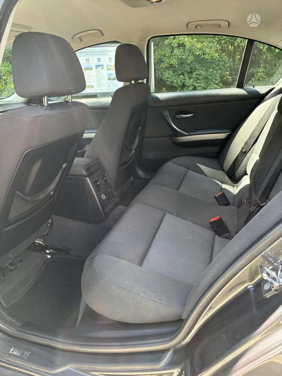 Pelēks BMW 320 2008 Mažeikiai, ar dzinēja tilpumu 2.00 L un nobraukumu 287 tūkst. km par 4500 €, foto 12 vietnē AUTOMOTO.COM.LV