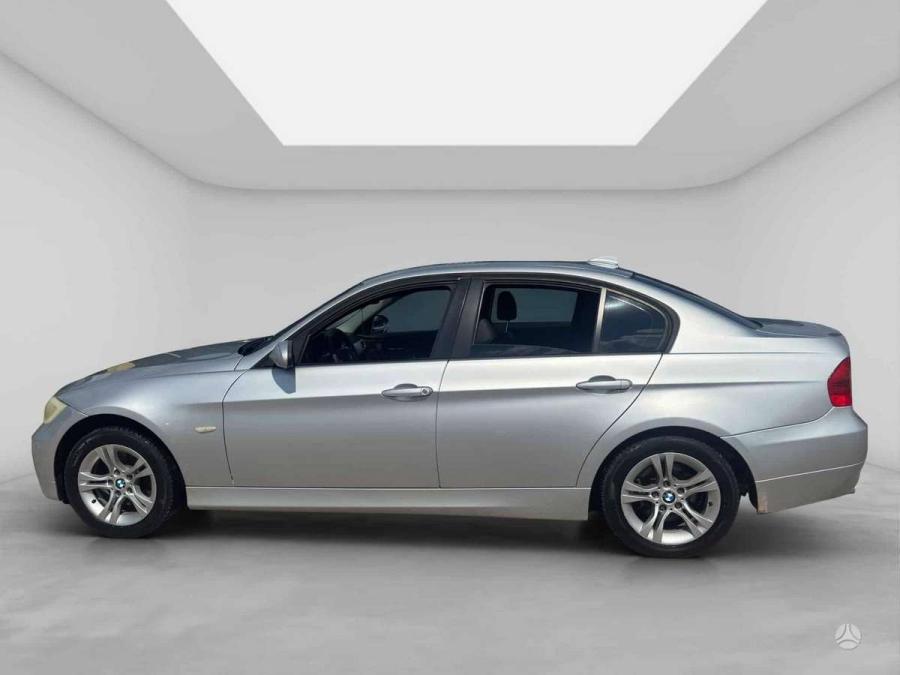 Grey BMW 320 2008 in Kaunas, with an engine capacity of 2.00 L and mileage of 316 thousand km for 4390 €, photo 4 on AUTOMOTO.COM.LV