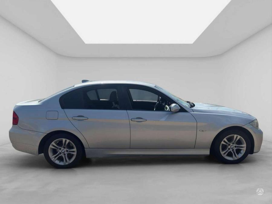 Grey BMW 320 2008 in Kaunas, with an engine capacity of 2.00 L and mileage of 316 thousand km for 4390 €, photo 8 on AUTOMOTO.COM.LV