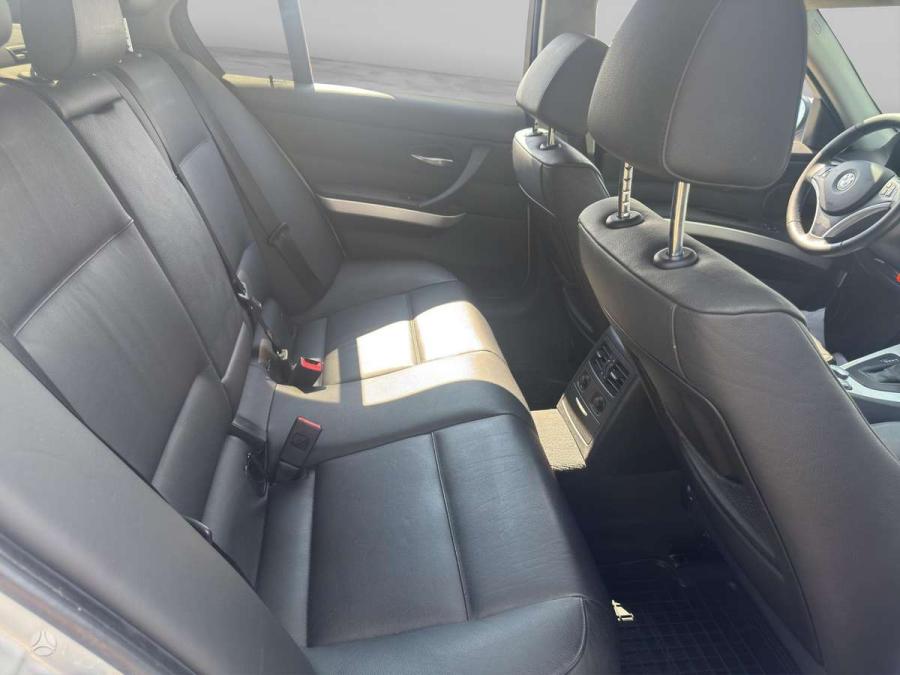 Grey BMW 320 2008 in Kaunas, with an engine capacity of 2.00 L and mileage of 316 thousand km for 4390 €, photo 16 on AUTOMOTO.COM.LV
