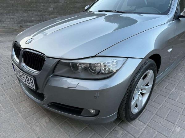 Pelēks BMW 320 2008 Viļņa, ar dzinēja tilpumu 2.00 L un nobraukumu 187 tūkst. km par 2300 €, foto 2 vietnē AUTOMOTO.COM.LV
